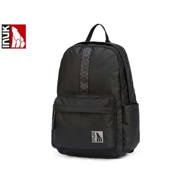 ≪ペットボトル×24本分使用≫飽きの来ないベーシックデザインの定番モデル。しっかりPC(15インチまで)も入れることができ、前面にマチのあるポケット、両サイドと背面にもポケットがありコンパクトながらデイリーユースにぴったりなバックパックです...