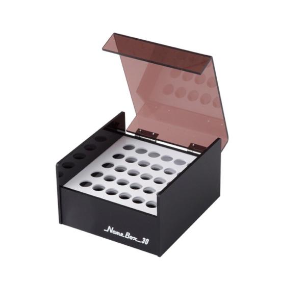 ★中身の見えるタイプ★直径12mm丸までの印鑑を収納可能■メーカー：サンビー■品番：NB-30■印鑑収納本数：30本＊収納可能印鑑：12mm丸まで■本体寸法：W115×D123×H69mm