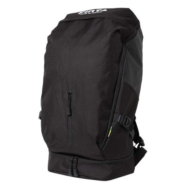 人気サッカー、フットサルメーカーFINTA(フィンタ)からリリースされた普段使いにも便利な40Lの中型サイズのスクエアタイプのバックパック。大きなメインコンパートメントと豊富なポケットによって使い勝手の良い設計です。インナーの鮮やかなブルー...