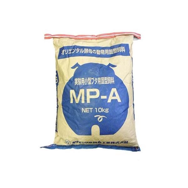 オリエンタル酵母工業KKの実験用小型ブタ用固形飼料です。畜産飼料に使用されている防腐剤などの各種薬物は一切添加されておりません。※2013年夏より原材料が一部変更しました。以前は魚粉を使用しておりましたが、現在はチキンミールとなっております。