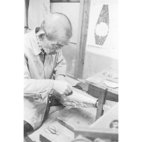 日本文化の源流 第5巻 「伝統工芸」 昭和・高度成長直前の日本で DVD: 商品のタイトル【中古品】(中古品)＝使用済み中古品です。画像の商品はサンプル画像です。実際に届く商品と異なりますのでご了承下さいませ。※中古品のため、商品のコンディ...