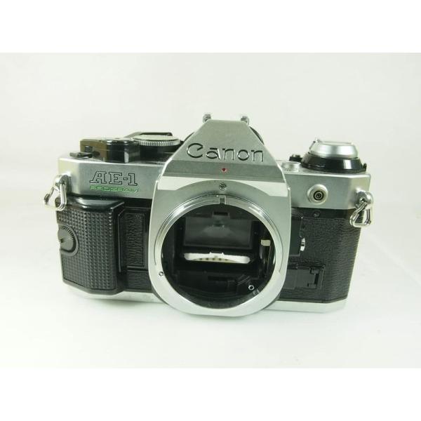 Canon AE-1 PROGRAM Silver: 商品のタイトル【中古品】(中古品)＝使用済み中古品です。画像の商品はサンプル画像です。実際に届く商品と異なりますのでご了承下さいませ。※中古品のため、商品のコンディション、ケース、説明書...