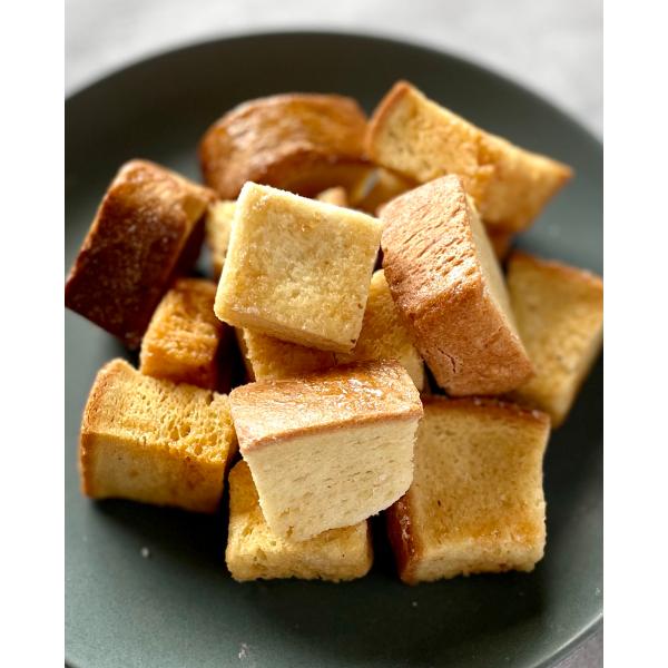 ◆商品説明当店自慢の糖質制限極上食パンを使 い、じっくりと長時間乾燥させて焼き上げております 。またフレッシュバターを使用しており、豊かな風味とコクを感じることができます 。サクサクとした食感とほんのりと優しい甘さをお楽しみください。食べや...