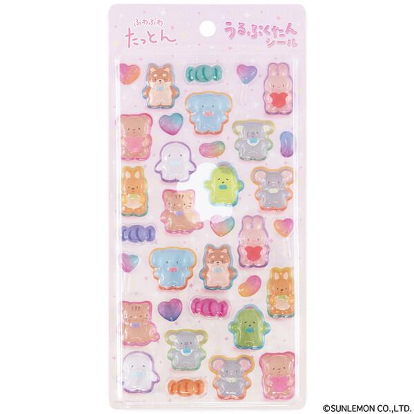 SNSでも話題の、おっとり癒し系ぬいぐるみシリーズのキャラクター♪足元のペレットで自立できるぬいぐるみ「ふわふわたっとん?」デザイン。透明感のあるぷっくり形状がかわいい「シール」です。樹脂入りの立体シールが、まるでガラスのように輝きます。シ...