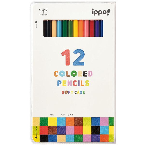 学びへの一歩「ippo! (イッポ)」を応援♪軽いソフトケース入「色鉛筆」です。ソフトケースなので、フタを折り返して机を広く使えます。落としても、大きな音がしません。ひと塗りで高発色のソフトタッチ芯を採用した、六角軸の色鉛筆です。■トンボ鉛...