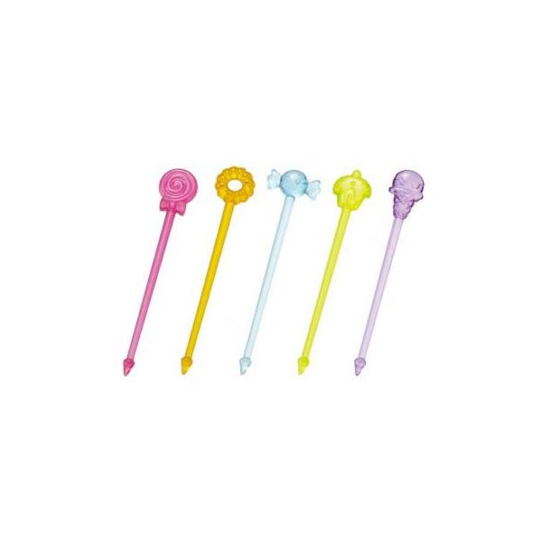 食事がもっと楽しくなる♪お弁当やパーティの彩りに活躍する「ピック」です。カラフルでかわいいスイーツデザイン。5柄がランダムに入っていて楽しい25本入。(お届けの商品によって、色・柄の組み合わせが異なります)【サイズ】・カップケーキ=約62×...