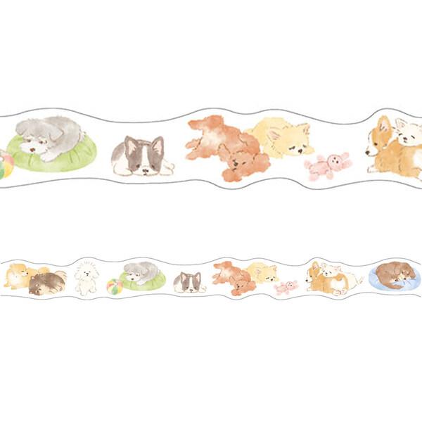 アニマルたちの寝姿がかわいい「おひるねファミリー」シリーズ。昼下がりのお部屋でリラックスする、動物たちのイラストがデザインされています。18mm幅のダイカット「マスキングテープ」です。手帳や手紙、ノートなど、デコレーションを楽しめます。1柄...