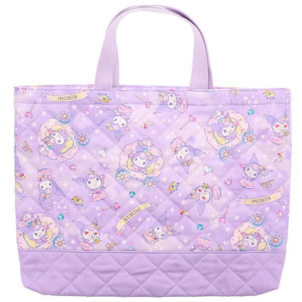 人気「クロミ」デザイン♪通園・通学の必需品「レッスンバッグ」です。ふんわりやわらかい、中わた入のキルティング生地を使用。持ち手は、しっかり丈夫なテープです。月曜セット(体操着・上履き・白衣など)などをまとめて入れられます。プレゼントにも喜ば...