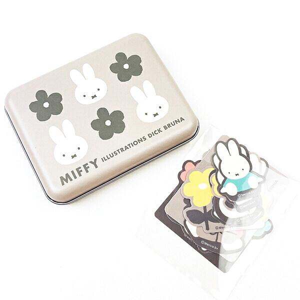 かわいい「miffy (ミッフィー)」デザイン♪レトロな雰囲気の缶入り「ステッカー」です。手帳やノートをキュートに彩る15柄入。缶は小物入れとしてもおすすめです。【サイズ】約W130×H120×D24mm【材　質】缶=TFS材、ステッカー=...