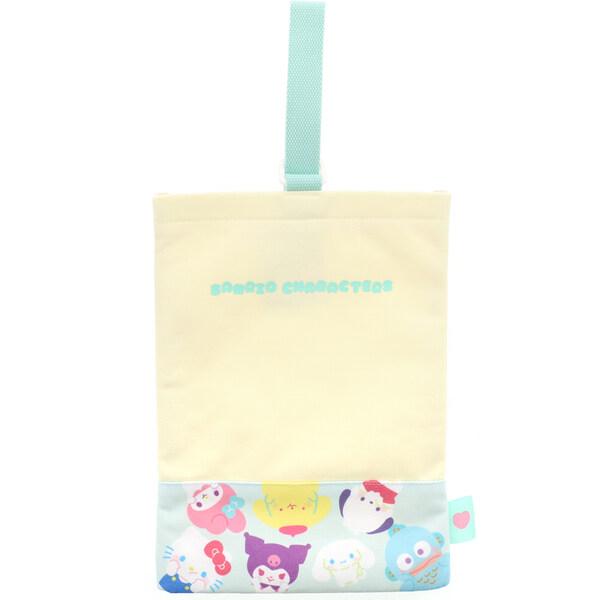 かわいい「サンリオキャラクターズ」デザイン♪キティ・マイメロ・クロミ・ポムポムプリン・シナモロール・ポチャッコ・ハンギョドンがひょっこり!入園・入学準備におススメの「シューズケース」です。はかま部分にキャラクターがプリントされた、シンプルな...
