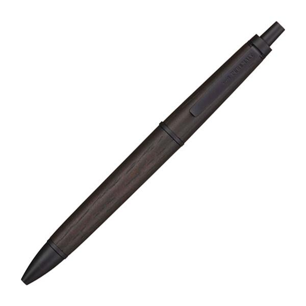 樽が紡ぐ、穏やかな時と佇まい♪長年、ウイスキーを熟成した樽材(オーク材)を、ペン軸に再利用した「PURE MALT (ピュアモルト)」シリーズ。厳選された素材と細部にまでこだわった仕上げは、ペンに気品と風格を与えます。“クセになる、なめらか...