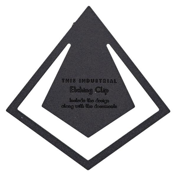 無骨で洗練されたデザインが魅力の「THIS INDUSTRIAL (ザ・インダストリアル)」シリーズ。ブックマークとしても使える、エッチング加工のステンレス製「クリップ」です。おしゃれなデザインが、本や手帳をスタイリッシュに彩ります。繊細な...
