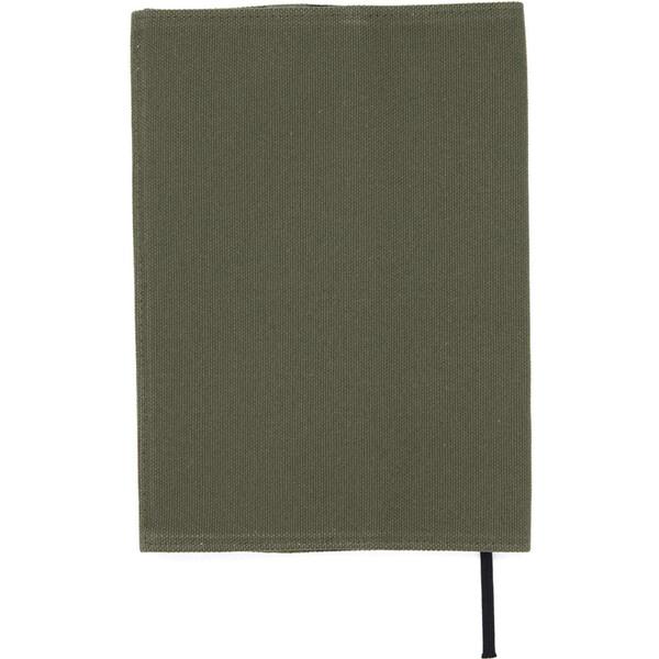 コシのある丈夫な「倉敷帆布」を使用!A5サイズの「ブックカバー」です。使い込む程に手になじむ帆布の風合いを楽しめます。横幅14.8×高さ21×厚み3cmまでのA5の本に対応しています。背幅に合わせて、折り返しを調節できます。普段使いや、本好...