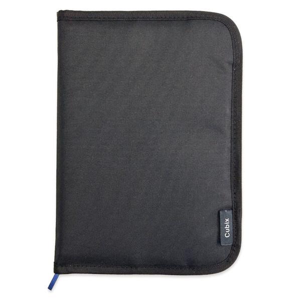 本をやさしく包み込む、ファスナー付♪A5判サイズのブックカバー「ラウンドジップN」です。軽くて丈夫、汚れに強いナイロン素材を使用。ペンがさせる透明PVCのループ付。使い勝手の良い表紙側に、小物が収納できる内ポケット付。しおりやメモなどを入れ...