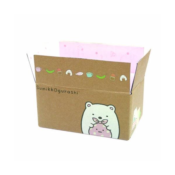 人気「すみっこ」と思い出を大切に保管!すみっこにちょこんと置けるミニチュアダンボール「おもいでBOX」です。小さくて手のひらサイズなので、机の上に置いてかわいい!小物入れとして使うのも、贈り物を入れる箱として使うもの、使い方いろいろ!本体の...