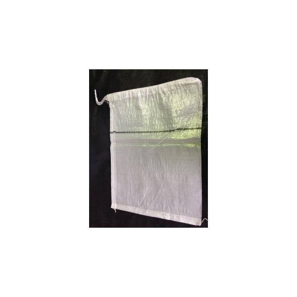 UV剤(紫外線に対する安定剤)の添加により耐候性に優れています。耐候性約1年。砂を入れると20ｋｇになることを示す、ブラックラインが標準に入っています。計量の手間なく、作業性に優れます。保管しやすいケース入りです。サイズ　480ミリ×620...