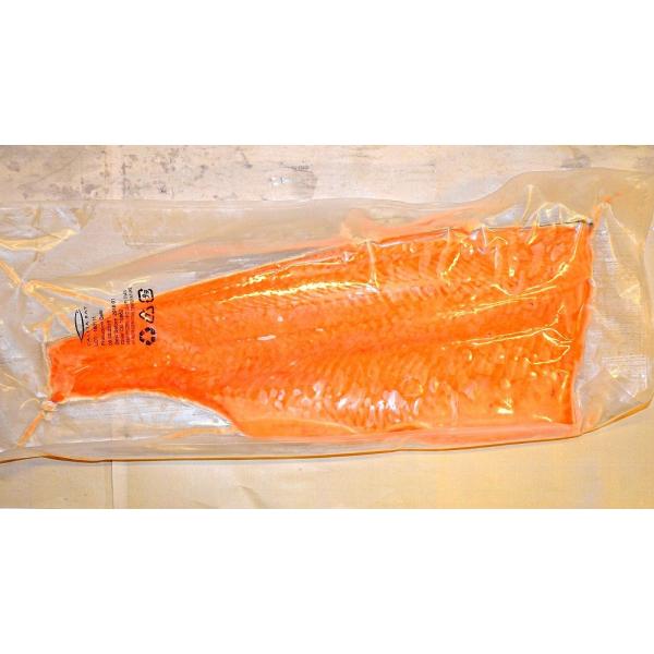 チリで養殖された銀鮭のフィレ。品質は日本人のめがねにかなうグレード。生食可。刺身・寿司ダネ・マリネ・ムニエル・ソテーなど幅広くお使いください。自然解凍または流水での解凍になります。約10ｋｇ中7枚〜9枚入（個体差がある為、枚数が変わります）
