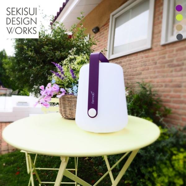 Fermob社より手軽なUSB充電式のポータブルLEDライトが発売されました。もちろんアウトドア仕様で、軽量で持ち運びしやすいのでガーデンやベランダだけでなく、レジャーにも最適です。特に玄関先や夜のバルコニーなど暗がりの場所で活躍してくれそ...