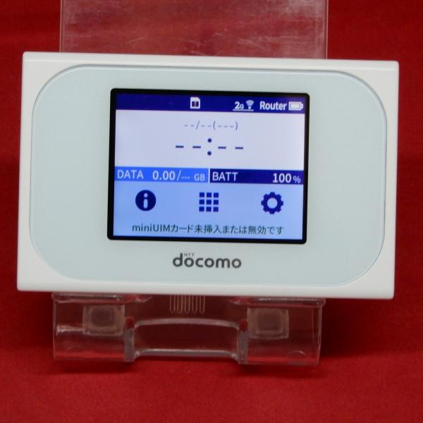 　ドコモのモバイルルーターです。　動作に異常はありません。　外観は、ディスプレー、側面、裏面に小傷がいくつかあります。　付属品：バッテリー、背面パネル欠品：純箱、クレードル N02、かんたんセットアップマニュアル、注意事項携帯のIMEI判定...