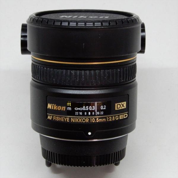 　ニコンFマウントの単焦点魚眼レンズです。　動作に異常はありません。　外観はレンズ内にホコリの混入がありますが写りこみはありません。フォーカスリングにグリップにカスレや汚れがあります。　添付のソフトケースに汚れや使用感があります。添付品：専...