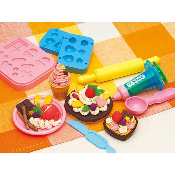 【商品概要】対象性別 :男女共用対象年齢 :3歳から主な製造国 :中国【商品説明】【商品詳細】ブランド：トイローヤル(Toyroyal)商品種別：おもちゃ商品名：カラフルねんど スイーツつくろう No.7373製造元：トイローヤル(Toyr...