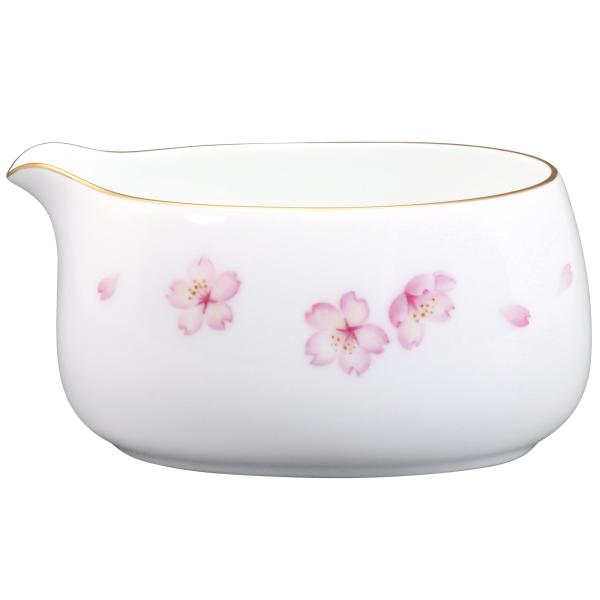 【商品概要】材質：硬質磁器長径：約12cm（注ぎ口含む）、高さ：約6cm、満水容量：約280cc生産国：日本大倉陶園について：「良きが上にも良きものを」の理念のもと1919年に創立し、以来100年を超えて品質の高い磁器を作り続けて参りました...