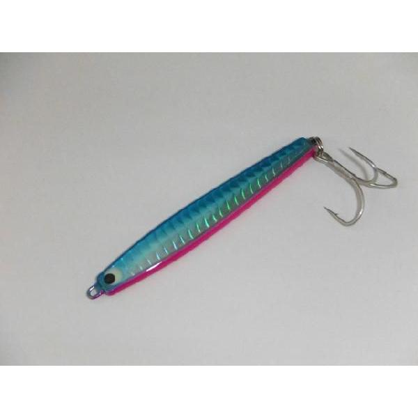 ディープウォーターを効果的に攻めるバーチカル専用として、薄身に設計された独自の形状が、水中での抵抗を少なくし、素早いフォーリングと切れ味鋭いジャークを可能にしました。また、独特の反射光を放つプリズムシートと夜光のアイが、暗い水中でも魚に猛烈...