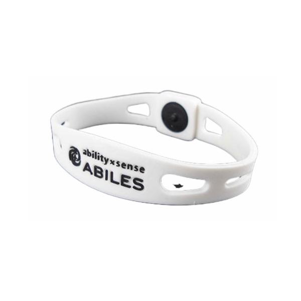 ■サイズ：Ｓ17.0cm　Ｍ18.0cm　Ｌ19.0cm　LL20.0cm■素材：シリコン、銅線、スチレン系熱可塑性エラストマー、セラミック炭■ご使用上の注意・皮膚に感染症及び創傷のある方は使用しないでください。・使用中に異常を感じた場合は...