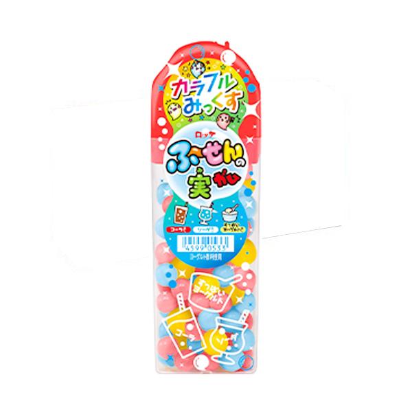 【商品説明】コーラ味とソーダ味、大玉のすっぱいヨーグルト味が楽しめるカラフルなふ〜せんの実が登場！【原材料】砂糖（国内製造）、ぶどう糖、水あめ、もち粉、ゼラチン、ウーロン茶抽出物／ガムベース、酸味料、軟化剤、香料、増粘剤（アラビアガム）、光...