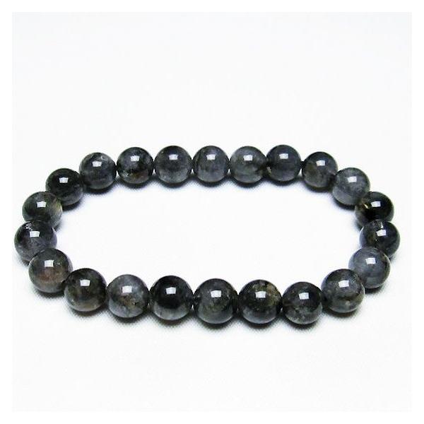 【オーラライト23】オーラライト-23はアメジストをベースとした石で、カナダで発見されました。アメジスト以外に少なくとも22種以上の鉱物を含んだ個性的な形状のクリスタルです。オーラライト23は持つ人のガイドや守護しているスピリットとのテレパ...