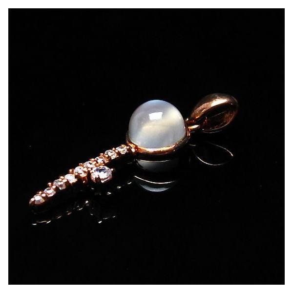 【ムーンストーン（月長石）】ムーンストーンは長石の一種で正長石（オーソクレース）を主としアルバイト（曹長石）成分を含んでいます。そのために美しいシラー効果が確認できます。乳白色や半透明のものが一般的ですが、他にも青やオレンジ等の様々な色が確...