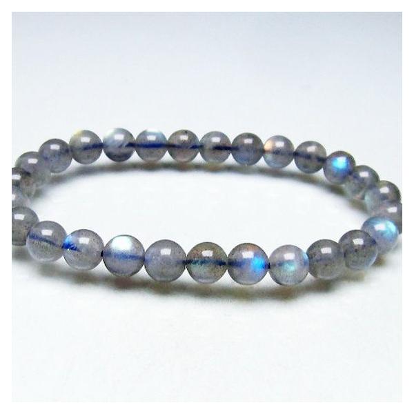 【ラブラドライト】ラブラドライトは神経を研ぎ澄まし眠れる潜在能力を引き出し、自信を回復させてくれるといわれております。 また落ち込みや怒り、ストレスなどの抑圧されたマイナスエネルギーの感情を解き放ち深い癒しをも与えるようです。太陽と月の陰陽...