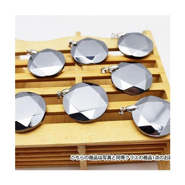 【テラヘルツ鉱石-terahertz ore-】 珪素　チタン　ヘマタイト　アルミナ 他等を含む人口鉱石です。  １秒間に約１兆回振動するテラヘルツ波は、電波と光の中間的な特性があります。 テラヘルツ波分子の運動に影響をもたらしやすい波長で...