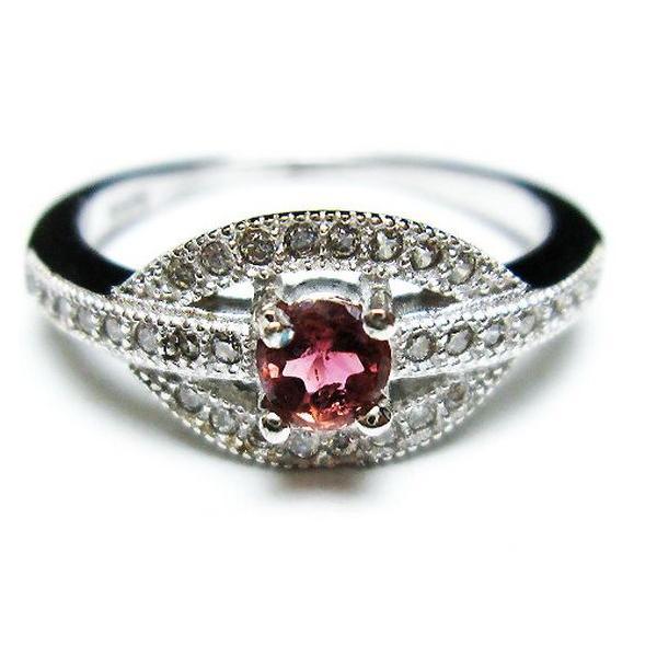 【トルマリン（電気石）】トルマリンはマイナスイオンを発生する健康の石として近年大流行している石です。無色、黒、青、赤、ピンク、黄、緑、紫などの多種多様な色に富み、バイカラーやパーティカラーの場合もあります。宝石としても扱われる大変美しい宝石...