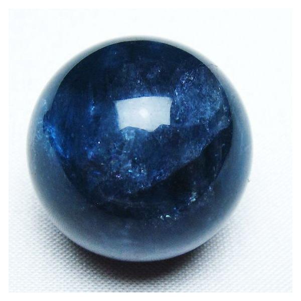 【フローライト（蛍石）】フローライトはハロゲン化鉱物の一種。紫外線や熱を加えると蛍光現象がみられることから、和名は蛍石といいます。様々な色が存在し、グリーン、パープル、ブルー等があり、ミックスカラーのものはレインボーフローライトと呼ばれます...