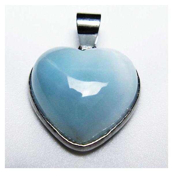 【ラリマー（ブルーペクトライト）】ラリマーはカリブ海の空と雲のような綺麗な空色の「愛と平和」の石です。その穏やかな波のような模様や色合いで、最近では有名人も愛用するくらいの人気を博しています。唯一ドミニカ共和国のみで産出される世界三大ヒーリ...