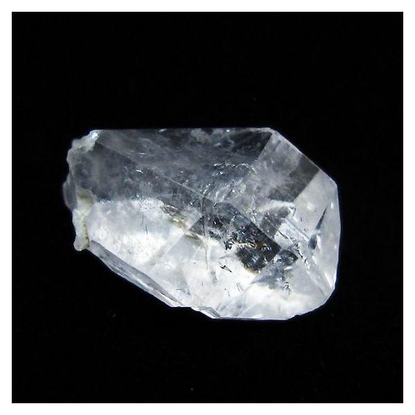 【ハーキマーダイヤモンド】通常の水晶は柱状に成長しますが、ハーキマーダイヤモンド水晶は粒状に成長します。ダイヤモンドの八面体結晶に似た美しい六面体結晶となります。砂岩の中にある空洞で粒状に成長するハーキマーダイヤモンドは、その自然の形を楽し...