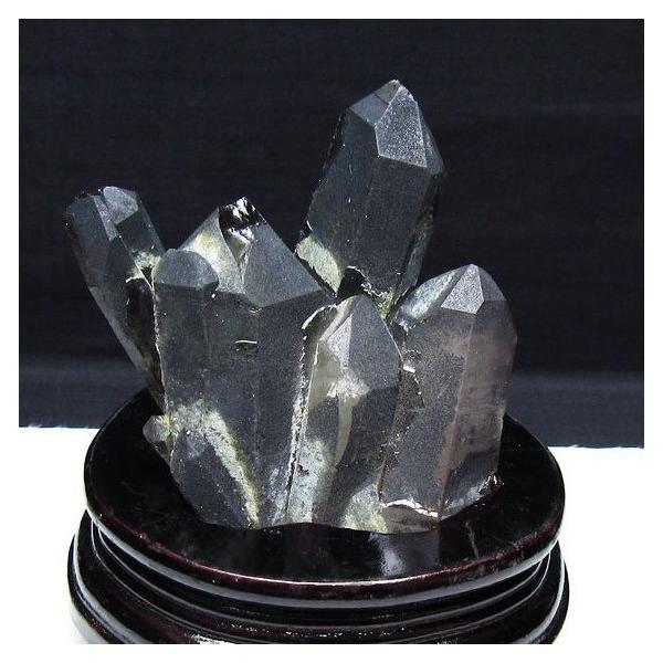 【スーパーセブン】スーパーセブンは、７種類の鉱物が一つの石に内包されているという特殊な石です。 種類は、水晶、アメジスト、カコクセナイト、レピドクロサイト、ゲーサイト、ルチルクォーツ、スモーキークォーツの七つ。スーパーセブンは内包される鉱物...