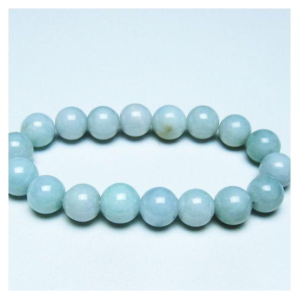 【翡翠（ジェイド）】翡翠は硬度によって硬玉（ジェダイト）と軟玉（ネフライト）に分けられますが見た目から区別がつきにくいことからどちらも翡翠（ジェード）と呼ばれます。日本での翡翠の歴史は古く、縄文時代から勾玉などに使用され宝石文化のさきがけと...