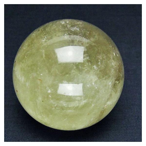 【シトリン】シトリンクォーツは富と繁栄をもたらす幸運の石として、古くから大切にされてきた黄色い水晶です。太陽を象徴するともされるシトリンは、明るくはつらつとしたエネルギーを持つとされています。シトリンは商売をしている人に特にお勧めです。周囲...