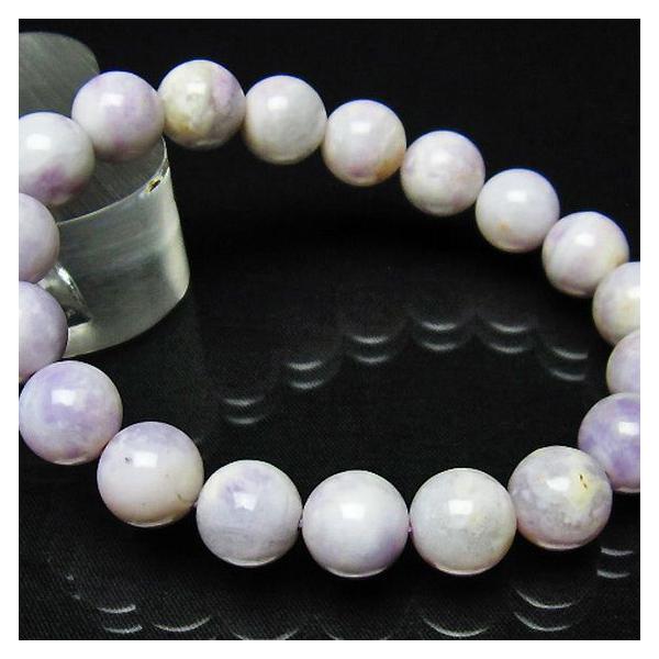 【ティファニーストーン】ティファニーストーンは、カルセドニーやオパール、フローライト、ピンクのロードナイトなど、様々な鉱物が混ざりあった混合石で、アメリカ・ユタ州のトーマス山脈周辺でのみ産出される希少なパワーストーンです。その模様が、ティフ...