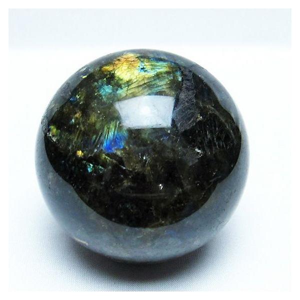 【ラブラドライト】ラブラドライトは神経を研ぎ澄まし眠れる潜在能力を引き出し、自信を回復させてくれるといわれております。 また落ち込みや怒り、ストレスなどの抑圧されたマイナスエネルギーの感情を解き放ち深い癒しをも与えるようです。太陽と月の陰陽...