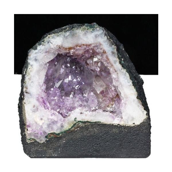 【アメジストクォーツ（紫水晶）】アメジストは透き通った美しい紫の色をした水晶です。はるか昔より紫は高貴な色とされ、様々な宗教儀式に用いられ、皇族にも愛用された水晶です。アメジストは非常に魔よけのパワーが強いといわれ、邪気を散らし、霊的なもの...