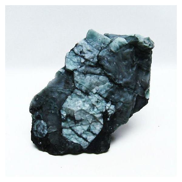 【エメラルド（翠玉）】エメラルドは柔らかさと爽やかさを兼ね備えた、美しい緑の石です。ベリル（緑柱石）の一種となります。古来は紀元前4000年前のバビロニアで使用されていた歴史を持つ石で、今も多くの人々に愛用され続けています。世界四大宝石の一...