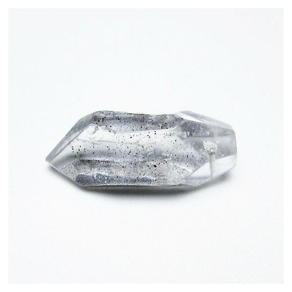 【スーパーセブン】スーパーセブンは、７種類の鉱物が一つの石に内包されているという特殊な石です。 種類は、水晶、アメジスト、カコクセナイト、レピドクロサイト、ゲーサイト、ルチルクォーツ、スモーキークォーツの七つ。スーパーセブンは内包される鉱物...