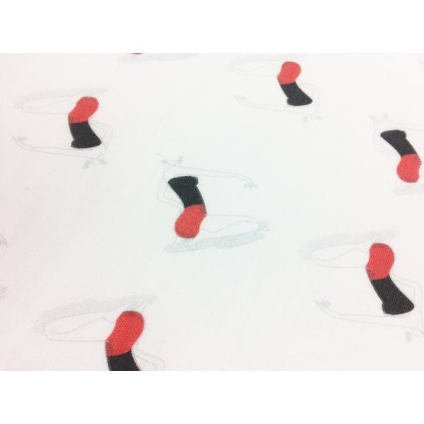 タンカーの船首部分「バルバスバウ」ボディを持った「タンカーガール」が描かれた二重ガーゼのハンカチです。グラフィックデザイナー山田友和氏(glab.)のデザイン。マスク不足でお悩みの方にもピッタリなガーゼハンカチ。ハンカチを折ってゴムを通せば...