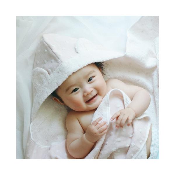 生まれてくる赤ちゃんのためのフードバスタオルが欲しいというママの声から生まれた小さめサイズのフード付バスタオルです。オーガニックコットンの無撚糸を使用しており、ベビー商品の中でも抜群にやさしい肌触りで、吸水性にも優れております。生まれたての...