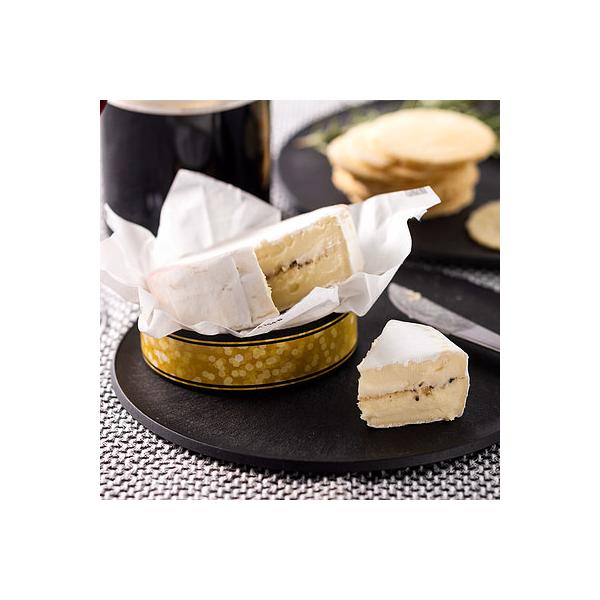 【発売日：2024年07月04日】トリュフの香りが豊かな白カビタイプのチーズ。赤ワインと一緒にお楽しみ下さい。