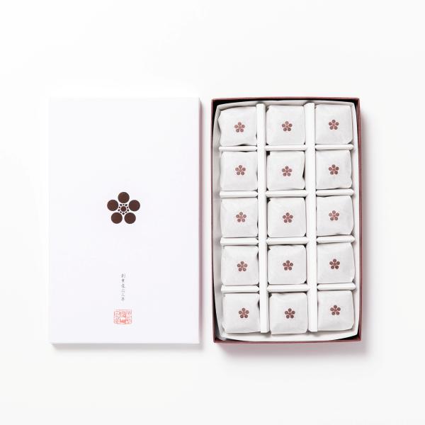 【発売日：2026年03月01日】北海道十勝産小豆を使用し、丹念に練り上げたこしあんを薄皮で包んだ「ほどよい甘さで、後口の良い」一口サイズの饅頭です。