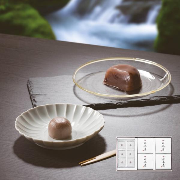 【発売日：2026年03月01日】定番「山田屋まんじゅう」は十勝産小豆を使用し、丹念に練り上げた口どけなめらかなまんじゅう。その自慢のこし餡を使い、さっぱりとした味わいの「水羊羹」との詰合せ